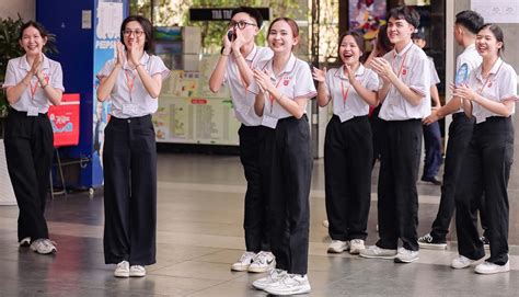 Mẫu đồng phục sinh viên trường Đại học Văn Lang VLU