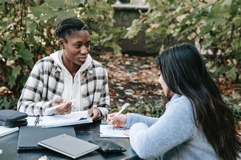 A Guide To Asynchronous Learning For 2025 Definition Benefits