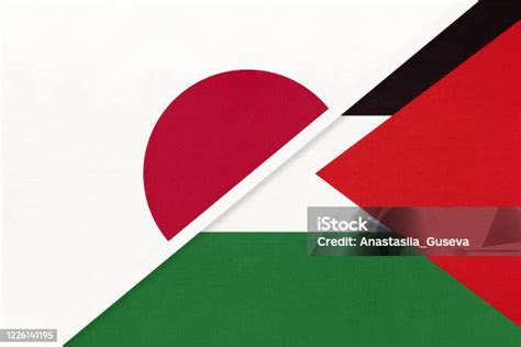 일본과 팔레스타인의 국가 두 국기의 상징 아시아 국가 간의 관계 Championship에 대한 스톡 벡터 아트 및 기타 이미지