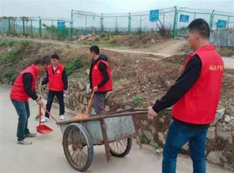 海丰县可塘镇开展全镇环境卫生大清洁活动郭杨阳进行