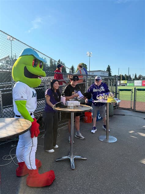 Uw Bothell Alumni Added A New Photo Uw Bothell Alumni