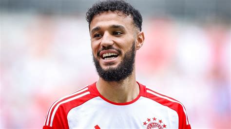 FC Bayern München Noussair Mazraoui bleibt nach Pro Palästina Posts im