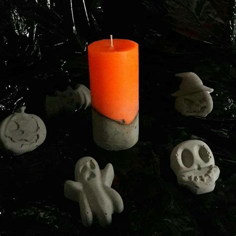 Свеча на бетонном основании | Candles, Candle lanterns, Pillar candles
