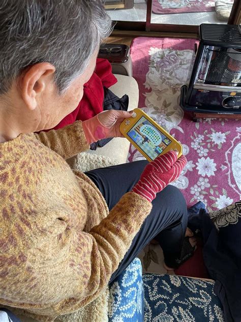 77 歲日本老奶奶玩了一年《動物森友會》，手寫出 20 頁的攻略本 Line購物