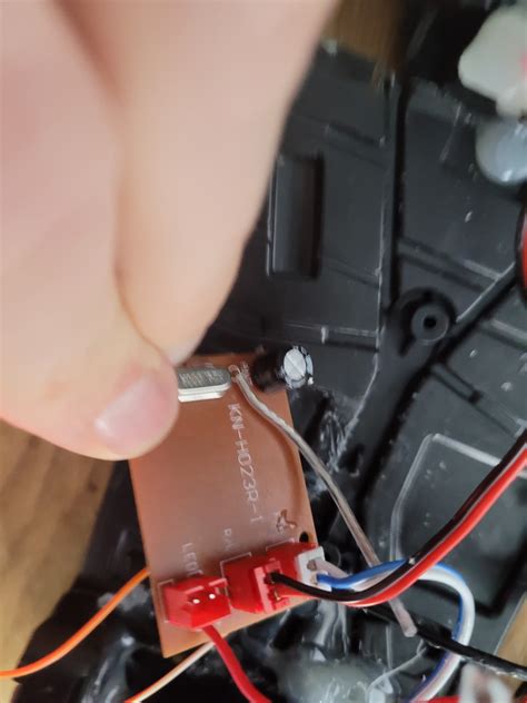 je souhaite un code arduino mini pro pour commander 3 pistes audio