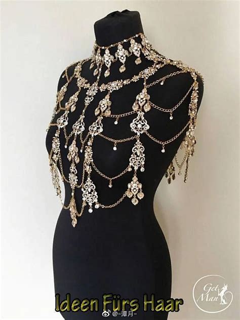 首饰｜服装配饰。 关键词：首饰、配饰、饰品、绘画参考、衣服配饰。 图源：pinterest。 圈组织：艺术哲人好物99 艺术哲人 花瓣网