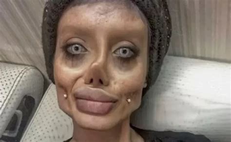 ‘angelina Jolie Zumbi Mostra O Rosto Pela 1ª Vez Após Deixar A Prisão