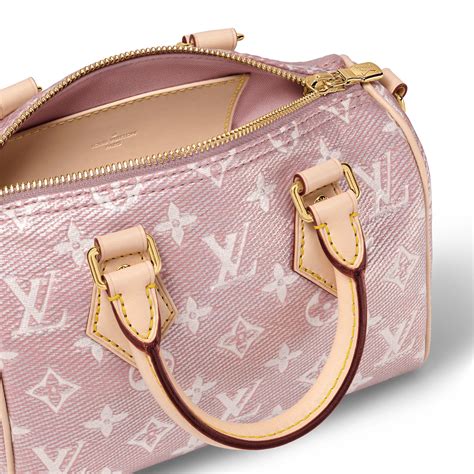 新包 Louis Vuitton 上架2023七夕情人节限定系列包包：心形手袋，虹彩色调，皮革编织 Ibag · 包包