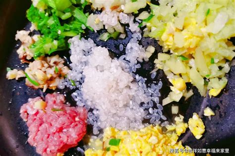 辅食新花样，妈妈爱做饭，宝宝爱吃饭篇之：玉米香菇土豆青菜肉粥食材颗粒大人