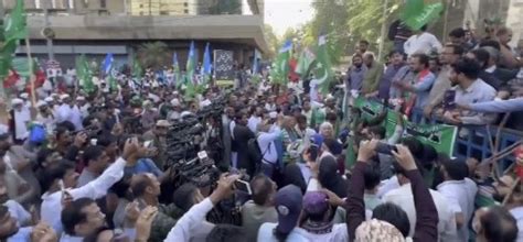 Karachi Ends Hours Long Protests Against Alleged Electoral Fraud