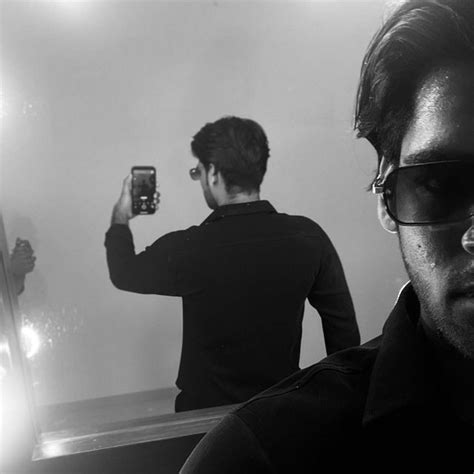 aadil qureshi…… aadil qureshi 18 threads say more