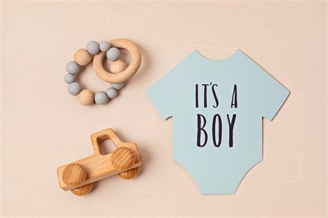 베이비 샤워 성별 공개 파티 종이 컷 Onesie 위에 소년 메시지입니다 0명에 대한 스톡 사진 및 기타 이미지 0명