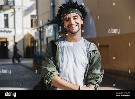 Rastafari Frisur Dreadlocks Fotos Und Bildmaterial In Hoher Auflösung