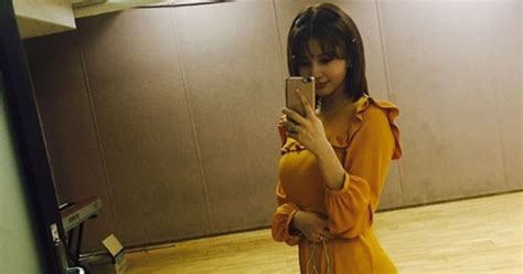 K팝스타 샤넌 근황 전하며 드레스 아래 비치는 거 속옷 아녜요