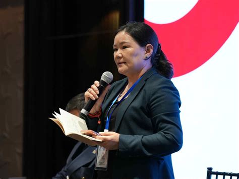 Монголын волейболын холбооны ерөнхийлөгчөөр УИХ ын гишүүн асан Н Амарзаяа сонгогджээ Isee Mn