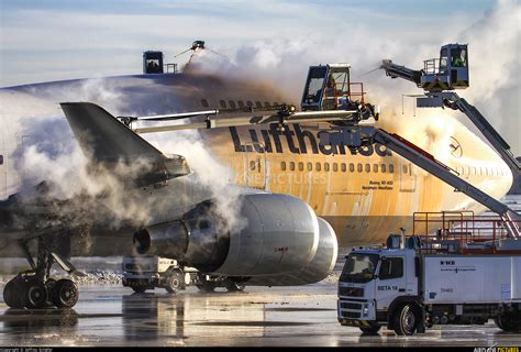 D ABVY Lufthansa Boeing 747 400 At Frankfurt Photo ID 844208