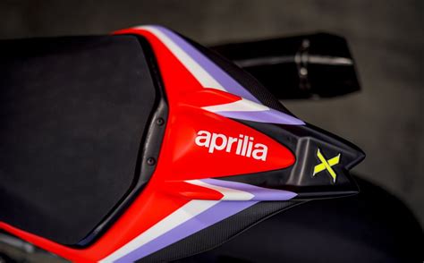 Street Aprilia La Tuono X Cest Du Hard Pour Un Public Averti