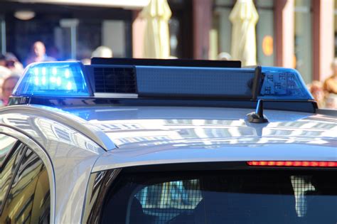 Jähriger verursacht betrunken Unfall mit Leichtkraftfahrzeug ohne Führerschein und