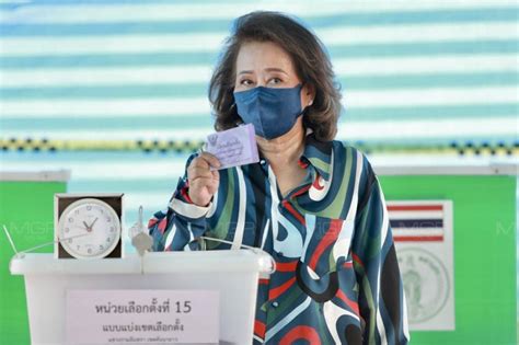 Photo Gallery ดูหน้าดิฉันไว้ “อิ๊งค์” พร้อมเป็นนายกฯ