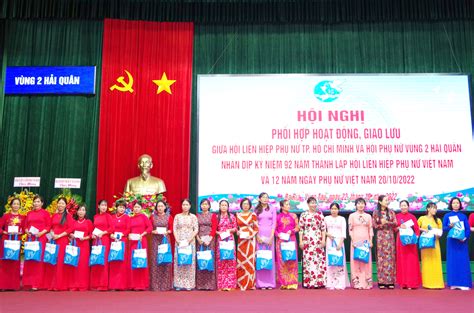 Giao lưu tặng quà cho phụ nữ Vùng Hải quân Báo Bà Rịa Vũng Tàu điện tử