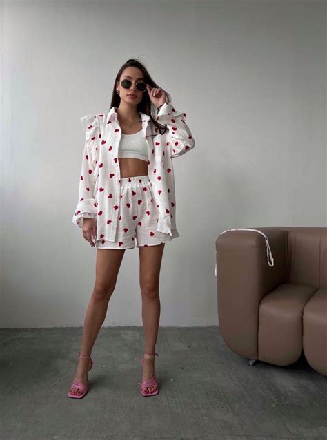 Муслиновый костюм на лето Наряды Модные стили Одежда