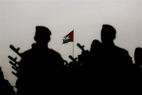إعدام متخابريْن مع الاحتلال وثلاثة مدانين بالقتل في غزة