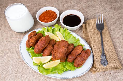 전통적인 맛 있는 터키 음식 원시 Bulgur 미트볼 0명에 대한 스톡 사진 및 기타 이미지 0명 갈색 고기 Istock