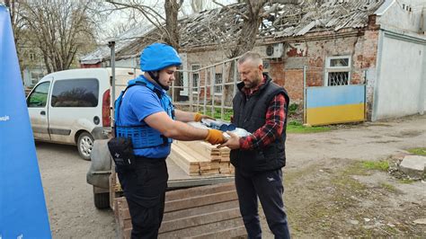 ГУЛЯЙПОЛЕ ПІД ВОГНЕМ ГУМАНІТАРНА ПІДТРИМКА ДЛЯ ПОСТРАЖДАЛИХ МЕШКАНЦІВ Гуманітарна місія
