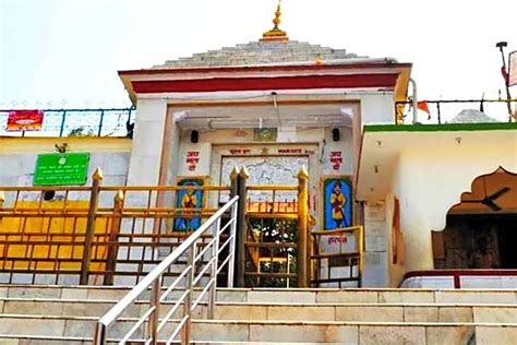 Offbeat Placeshomestaysnaina Devi Temple Places To Visit Bilaspur