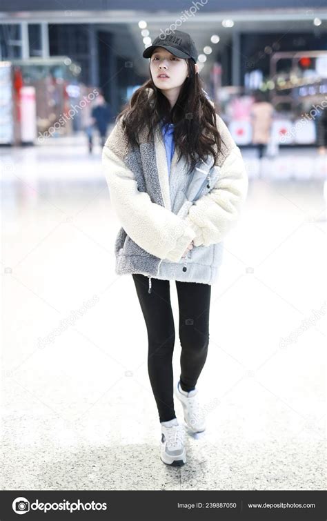 Chinese Actress Jelly Lin Lin Yun Pictured Shanghai Hongqiao