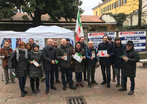 Il Pd Di Varese In Piazza Per Promuovere Le Primarie Del 3 Marzo
