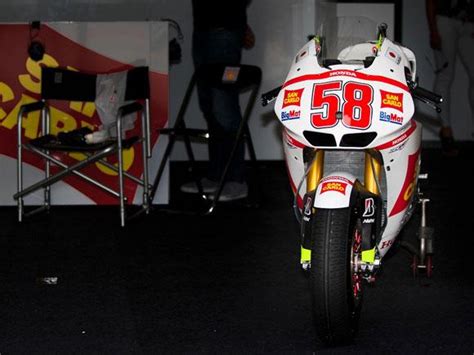 MotoGP Marco Simoncelli Morre Depois De Acidente Moto Br