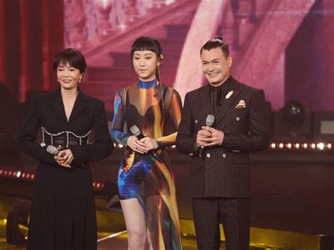 香港金曲奖颁奖典礼 炎明熹夺得女新人奖金奖 搜狐大视野 搜狐新闻