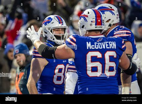 Buffalo Bills Tight End Dalton Kincaid 86 Celebrates With Guard