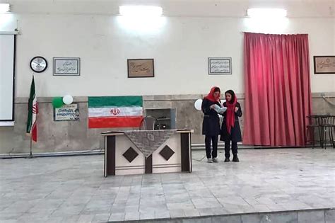 برساد تارنمای خبری تحلیلی زرتشتیان تصاویری از جشن اسفندگان در دبیرستان ماندگار نوشیروان