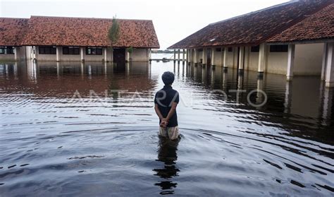 SEKOLAH TERDAMPAK BANJIR ANTARA Foto