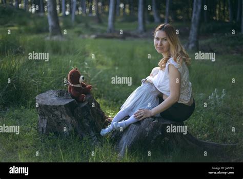 Mother Breastfeeding Baby Hi Res Stock Photography And Images Alamy