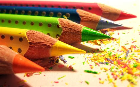 3840x2160 Resolution Closeup Photography Of Five Colors Of Color Pencils HD Wallpaper
