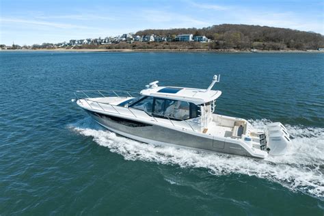 2024 Boston Whaler 405 Conquest Cuddy Cabin Kaufen Yachtworld
