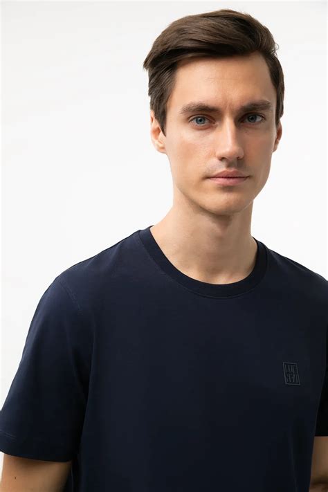 Футболка из хлопка Lufian 644847003 цены в Москве, купить одежду ...