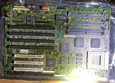 Vintage At Motherboard Pentium Socket 5 Mother Board Intel 622998 209