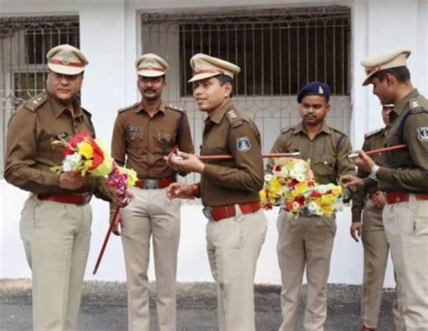 अंबिकापुरनवनियुक्त एसपी ने पदभार किया ग्रहणबेसिक पुलिसिंग से व्यवस्था