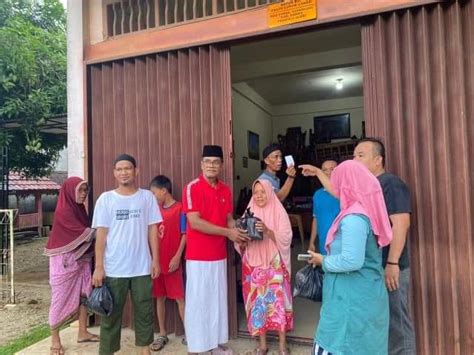 Rio Pasar Lubuk Landai Serahkan Bantuan Kepada Warga Yang Terdampak