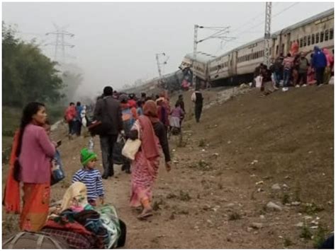 Guwahati Bikaner Express Derailed Live Updates Domohani West Bengal