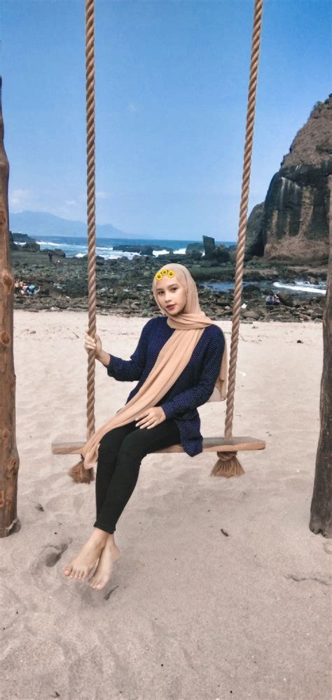 Pin Di Hijab Pakaian Pantai Pose Pemotretan Pose