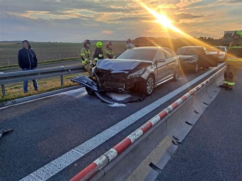 Zderzenie trzech samochodów osobowych na remontowanym odcinku autostrady A4