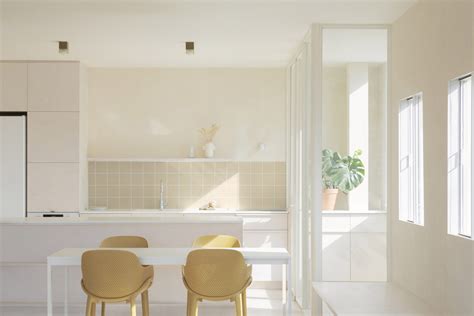 Laila Architecture Centres Tel Aviv Apartment With Birch Plywood Iceberg