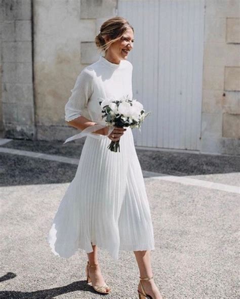 Simple Wedding Dresses 27 Best Looks Expert Tips Faqs Artofit