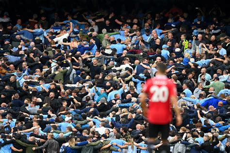 Man United Player Ratings Vs Man City Varane Good Until Injury But