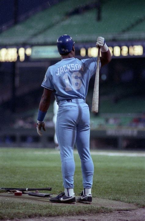 Bo Jackson Baseball Home Run At Alfred Wilford Blog